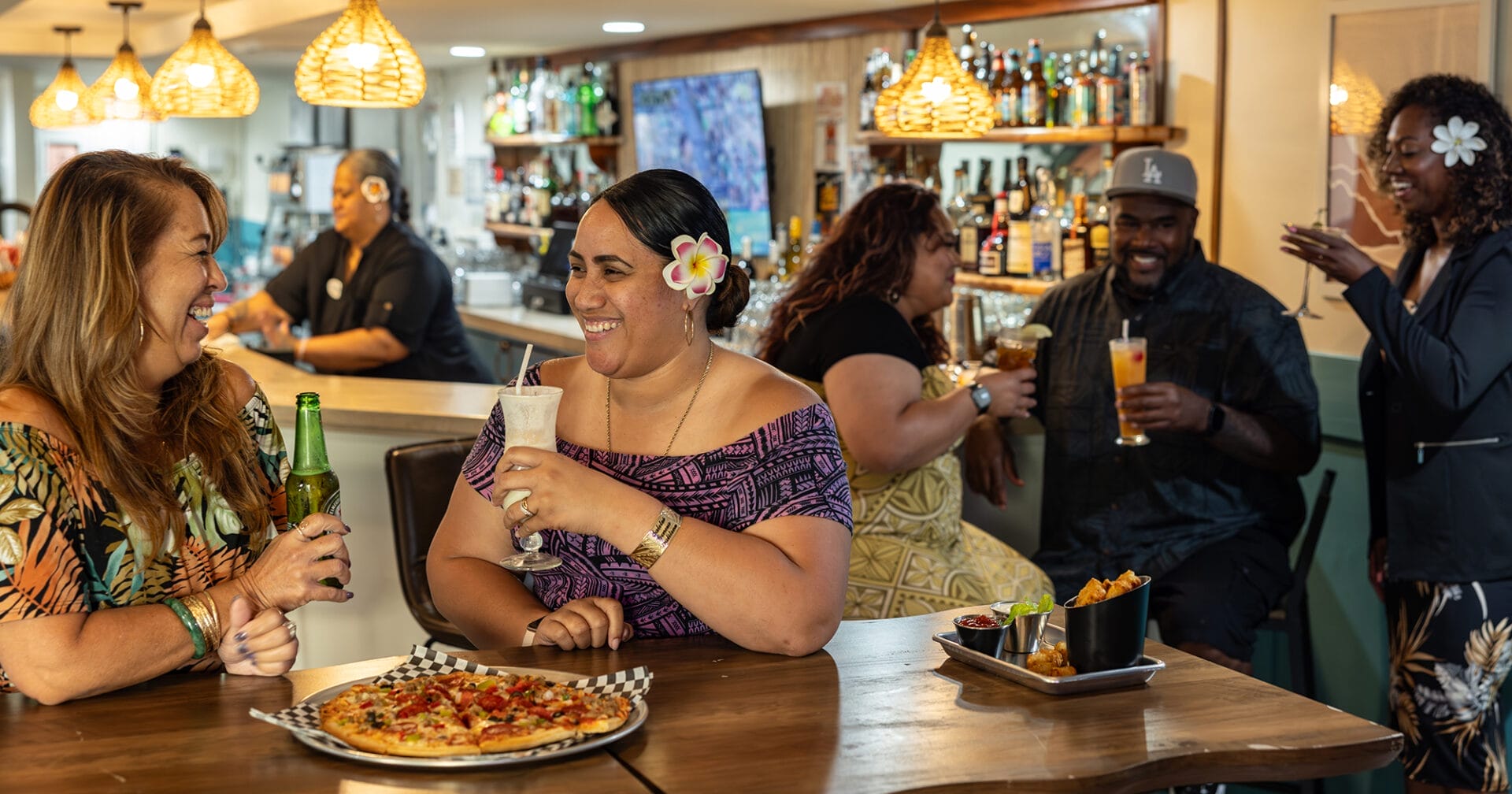 Canoe Hut | Lounge in Honolulu, Hawaii